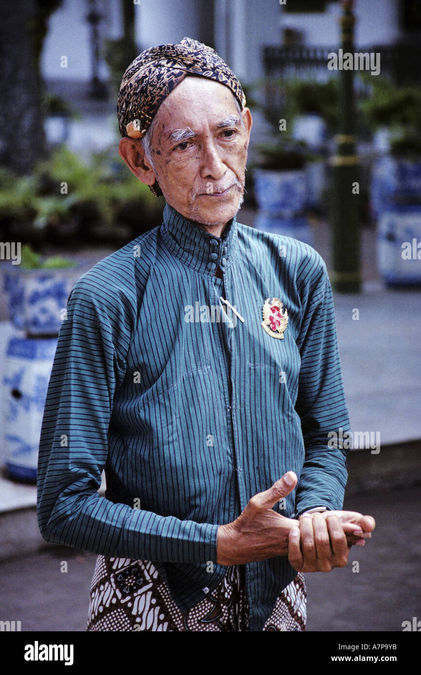 Indonesian men portraits hi-res stock photography and images - Alamy