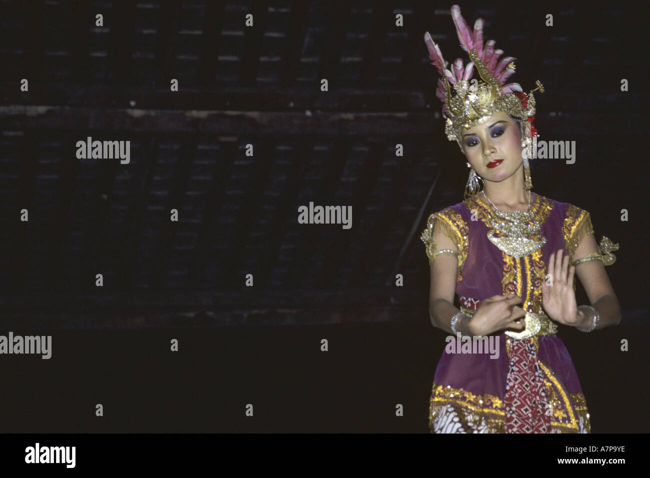 woman dancing, Indonesia, Java Stock Photo - Alamy