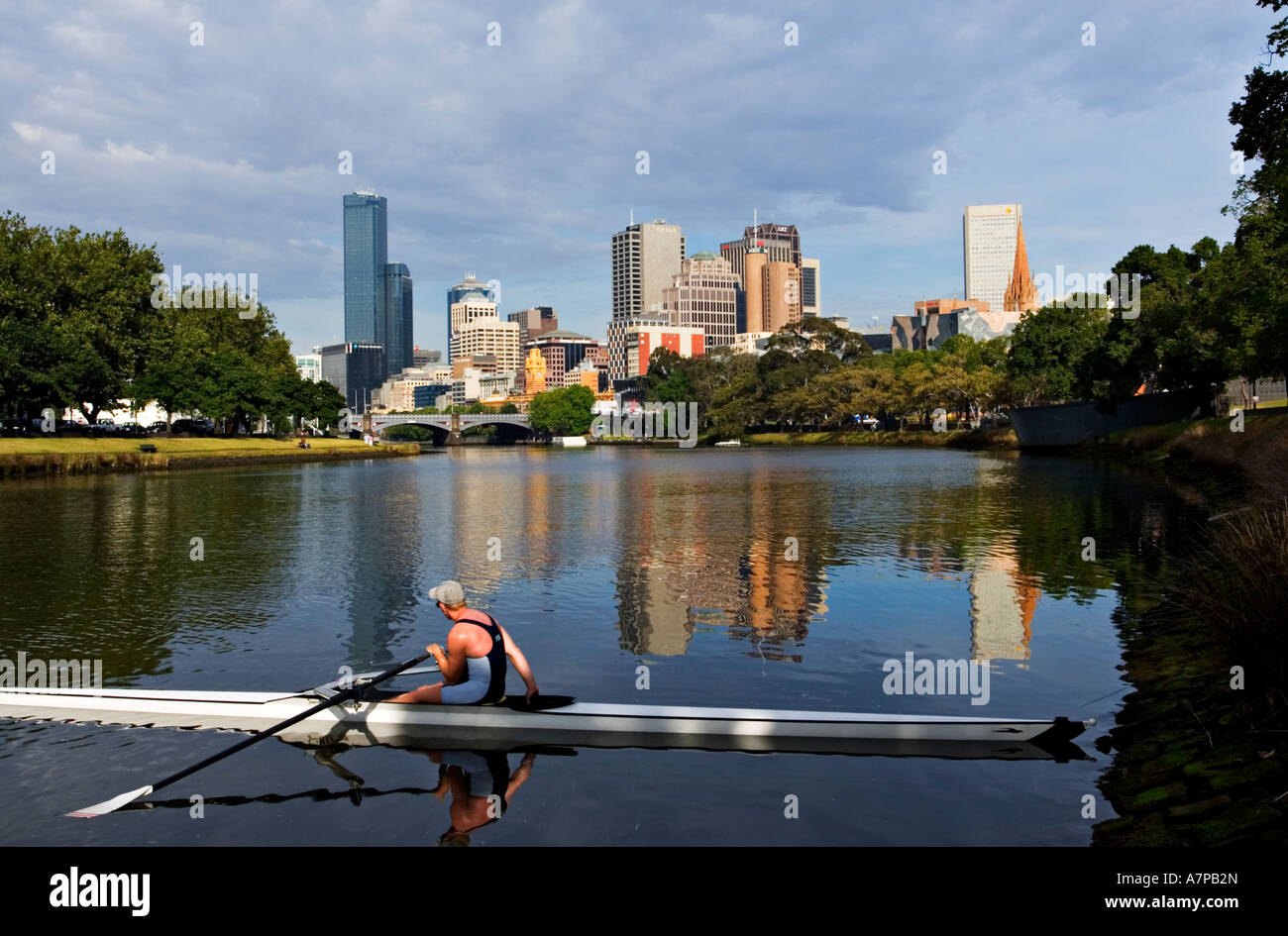 Melbourne Cityscape / The Melbourne Skyline and the "Yarra River ...