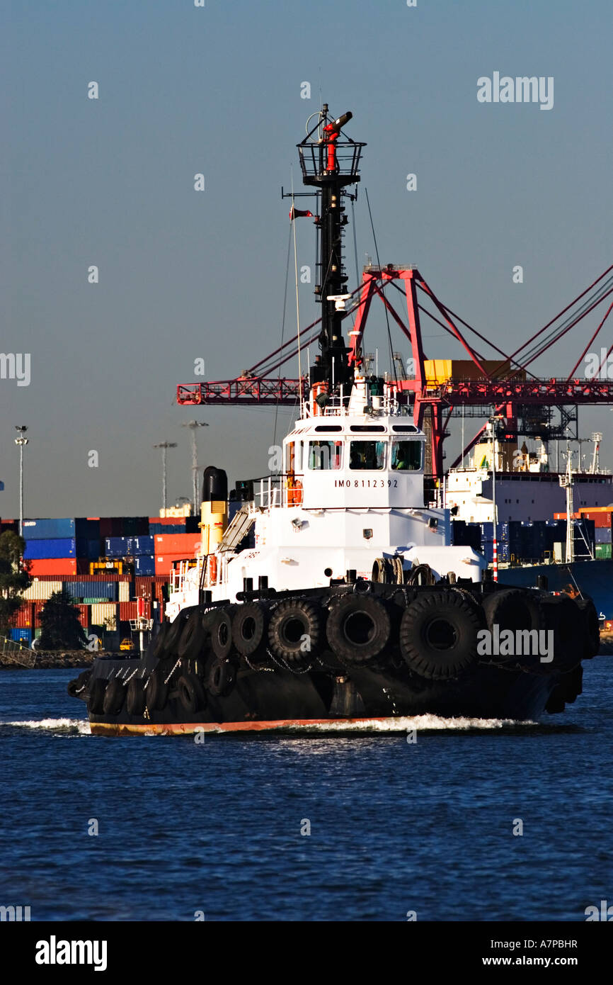 Shipping Industry / A Port of Melbourne Tugboat.Port of Melbourne ...