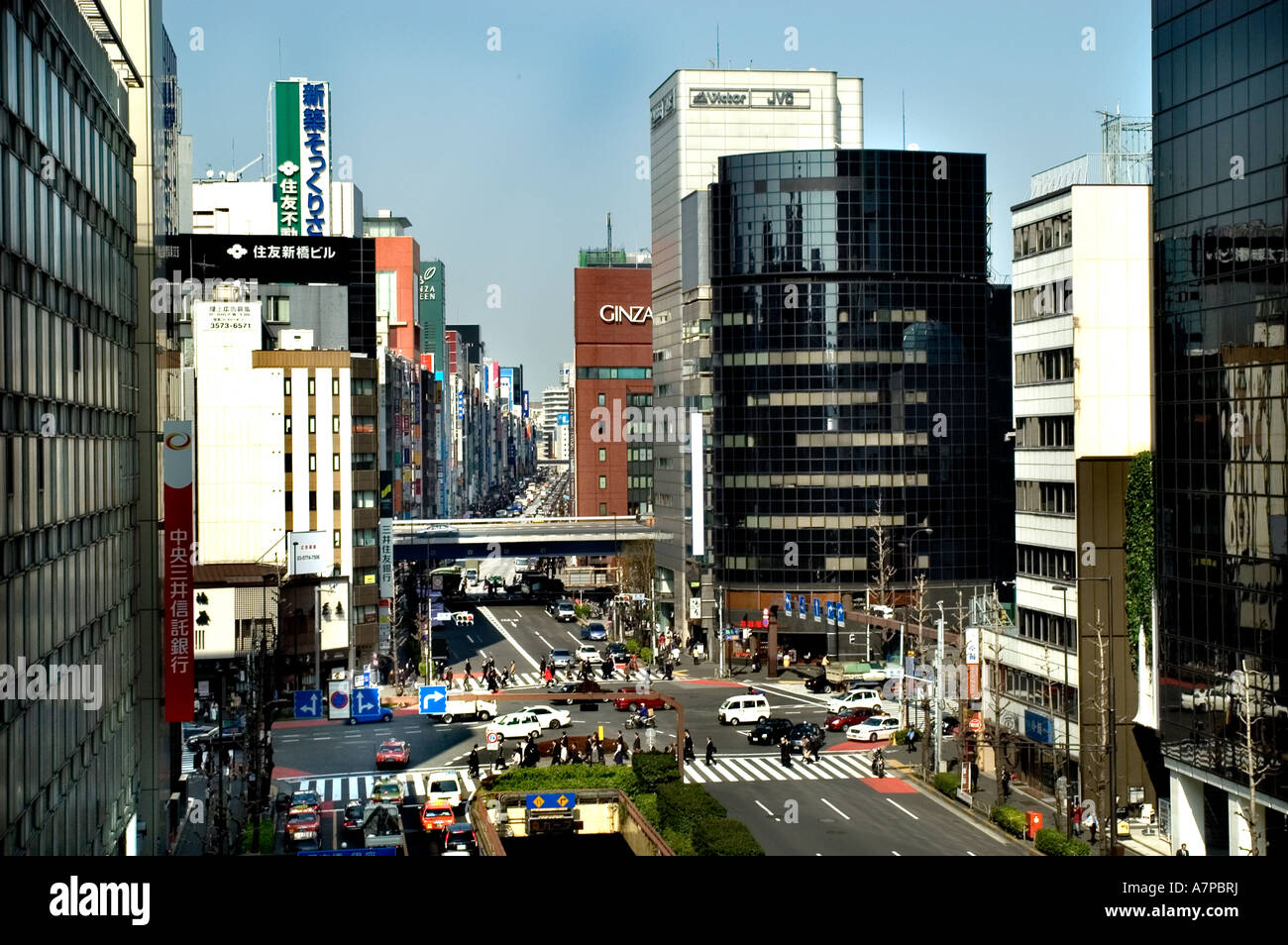 Japan Tokyo Asian road cars traffic transport rush Stock Photo - Alamy