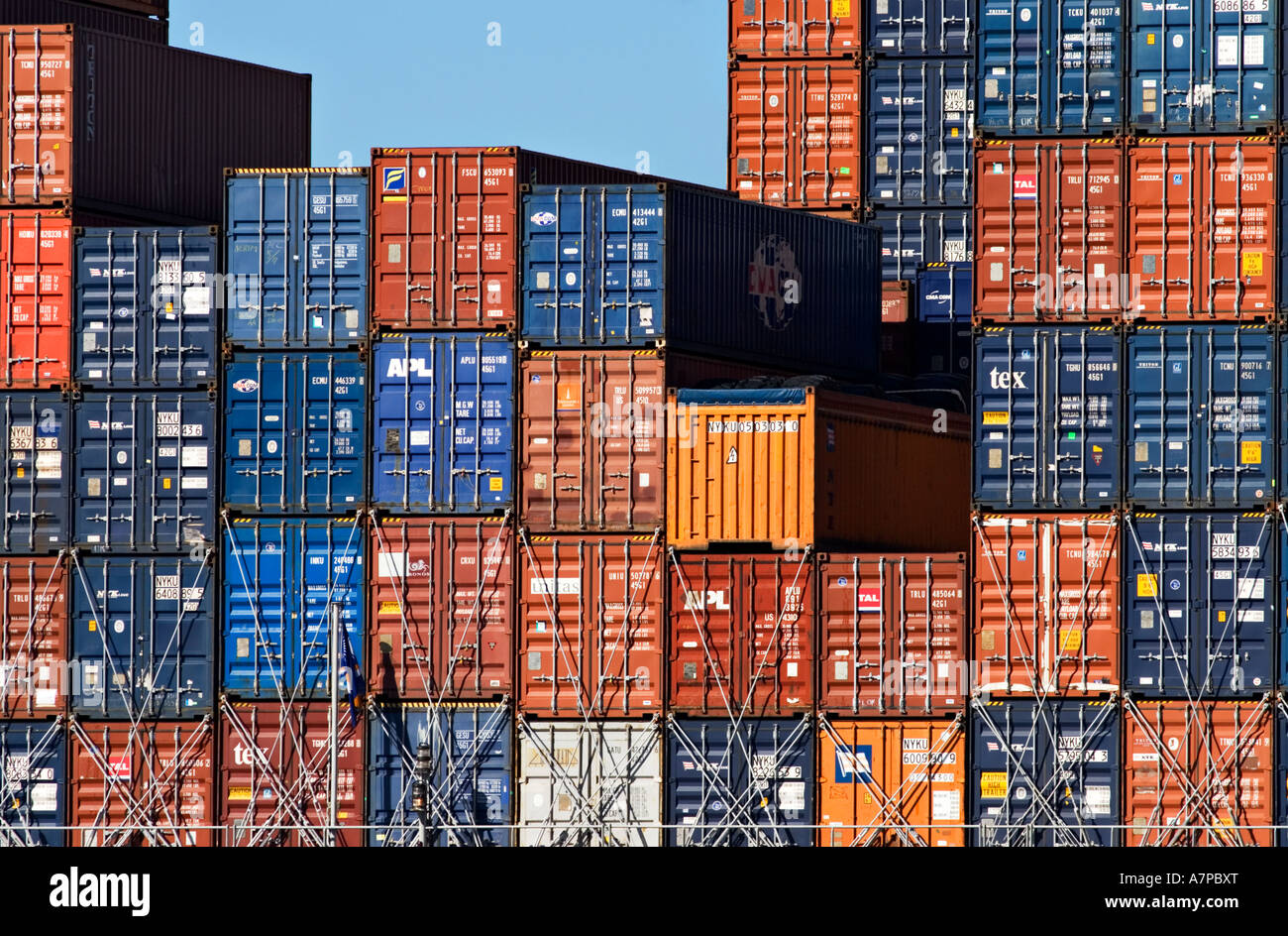 Cargo ships underway hi-res stock photography and images - Alamy