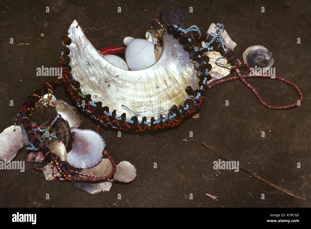 Papua new guinea kula necklace hi-res stock photography and images - Alamy