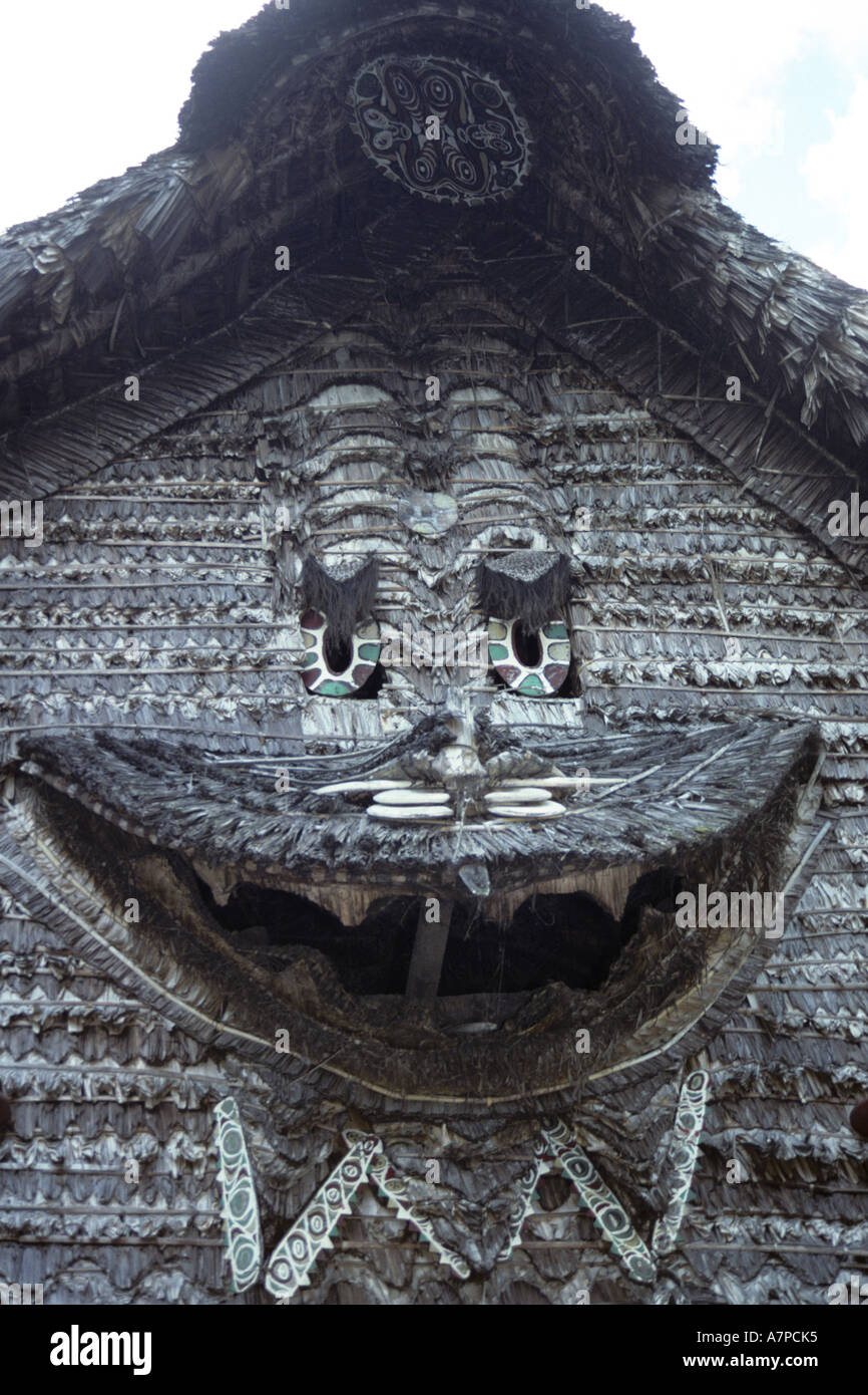 Papua new guinea sepik river house hi-res stock photography and images ...