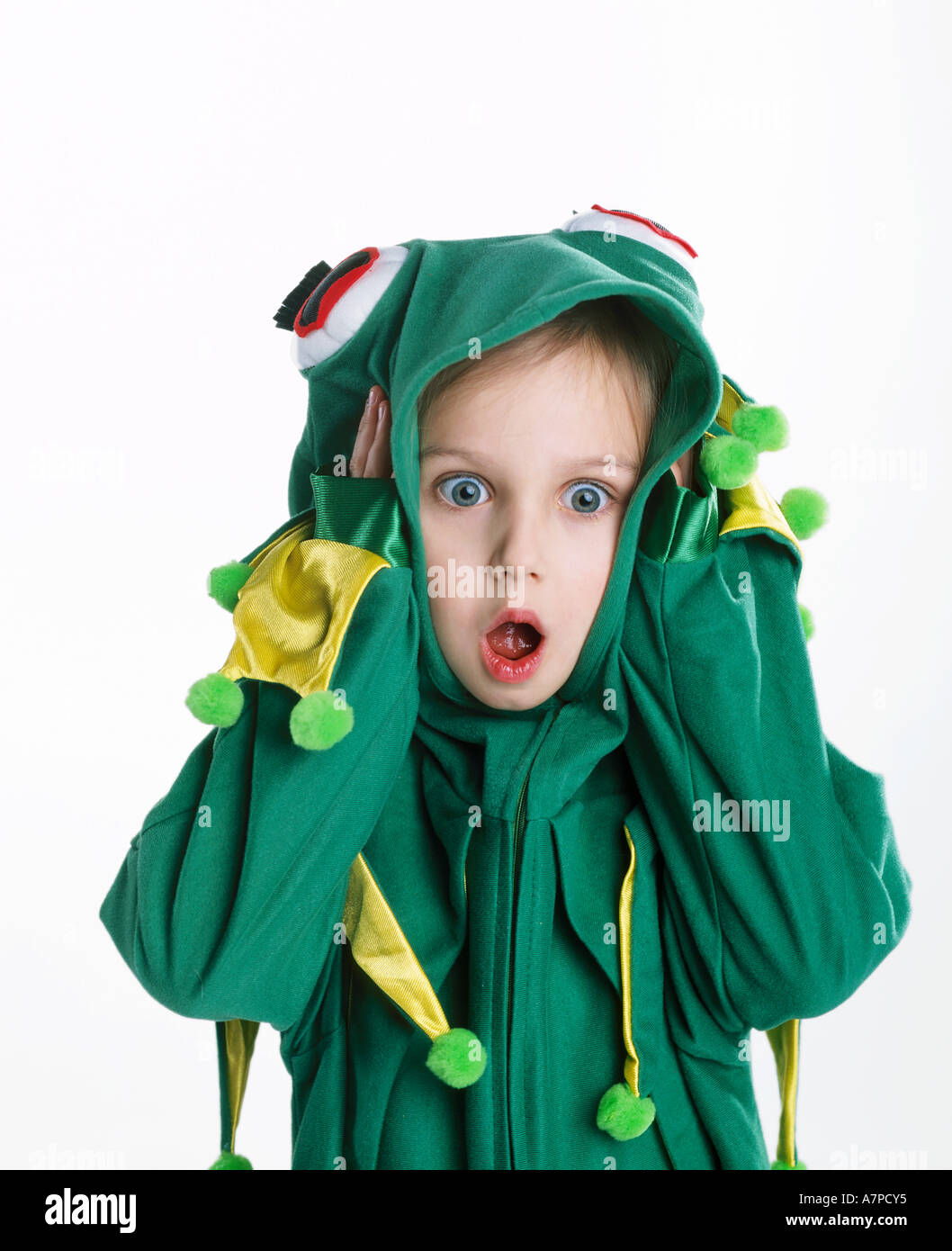 Scared frog hi-res stock photography and images - Alamy