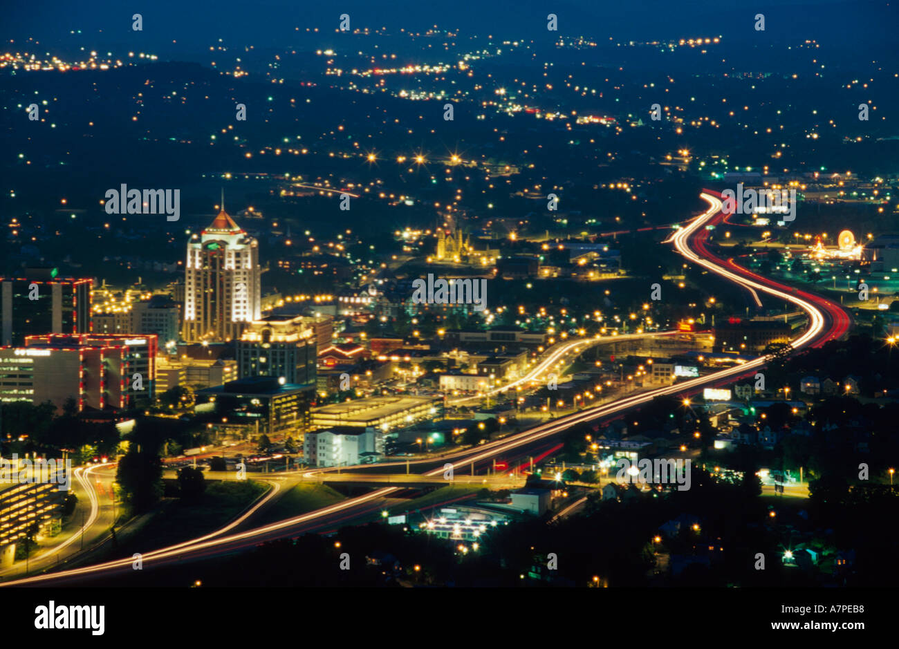 Roanoke Virginia,view from Roanoke Star Overlook city lights dusk ...