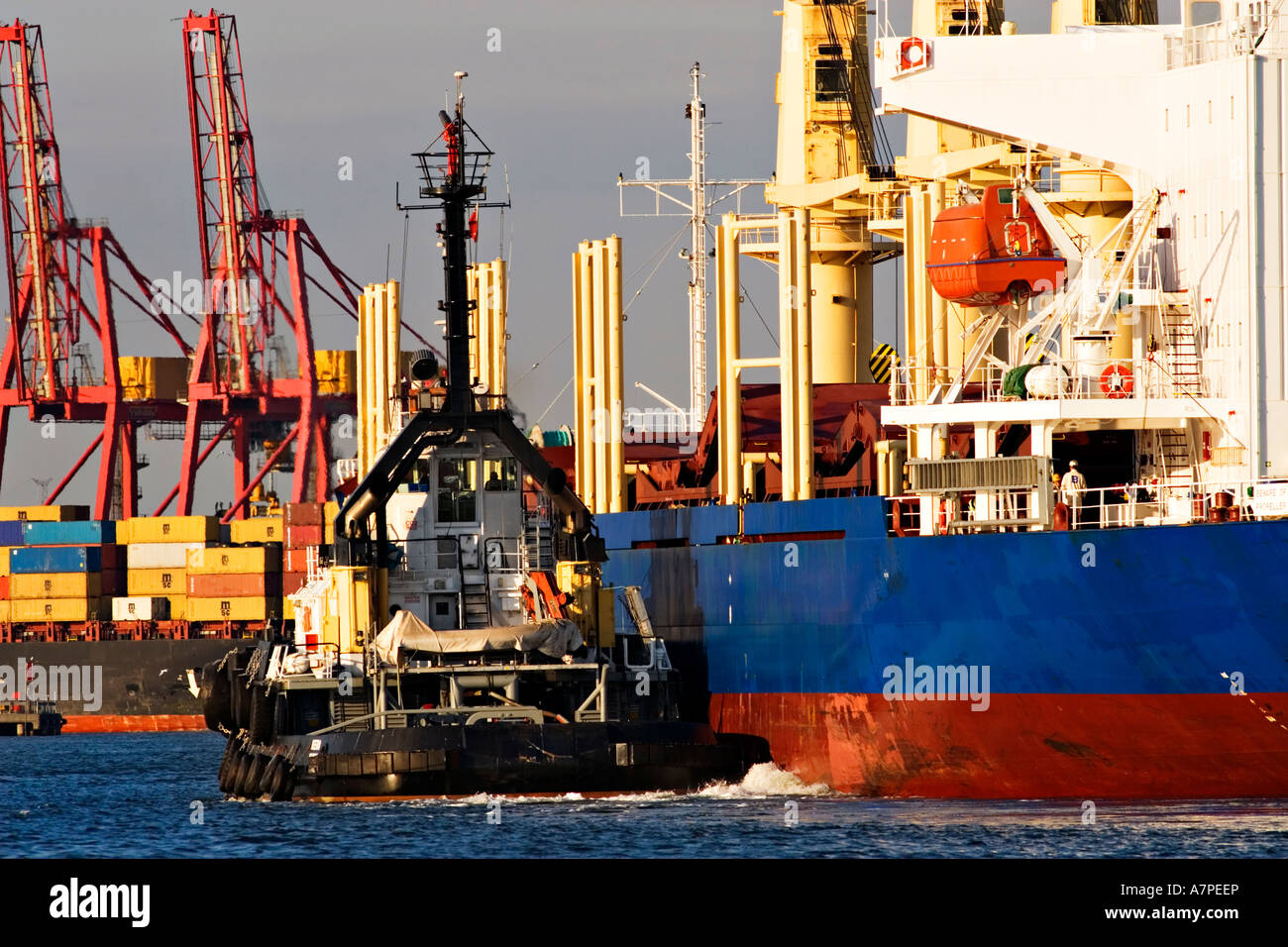 Hull docks container hi-res stock photography and images - Alamy