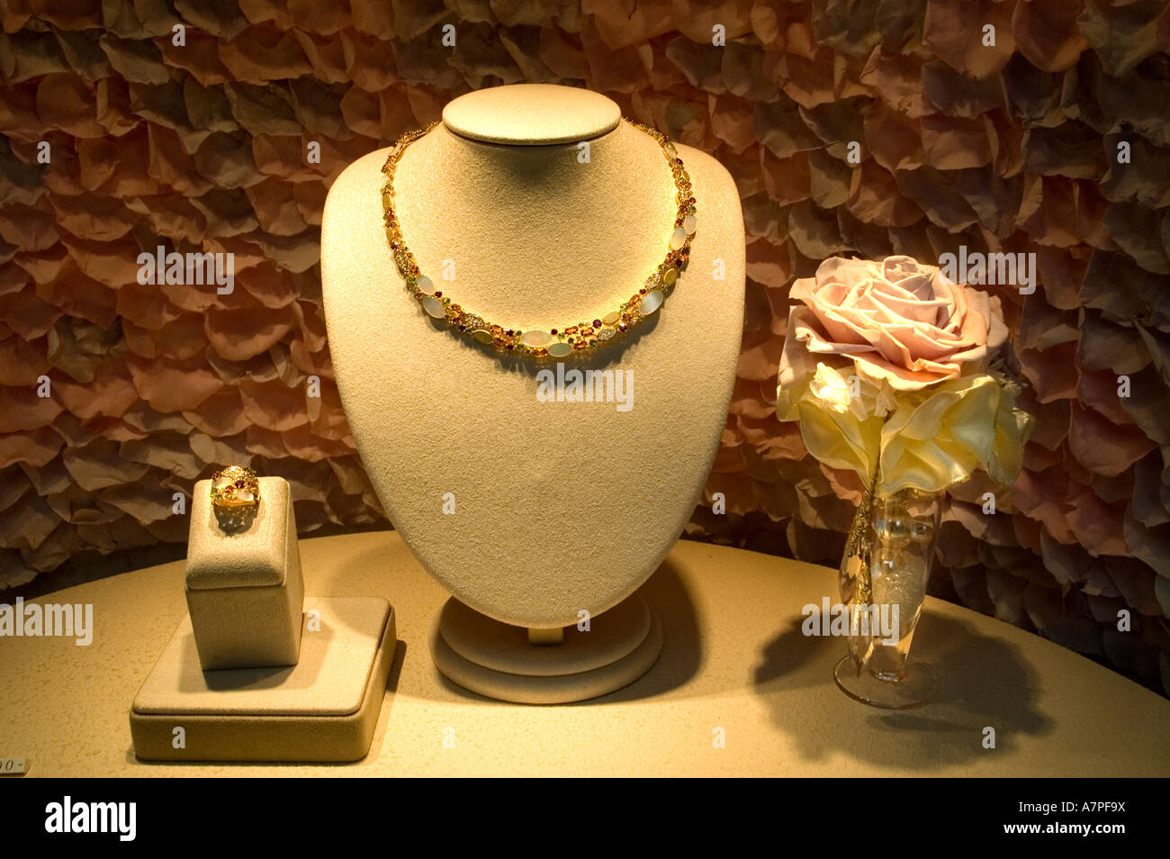 Ginza Tokyo fashion luxury shop trendy fashionable jeweller jewellery ...