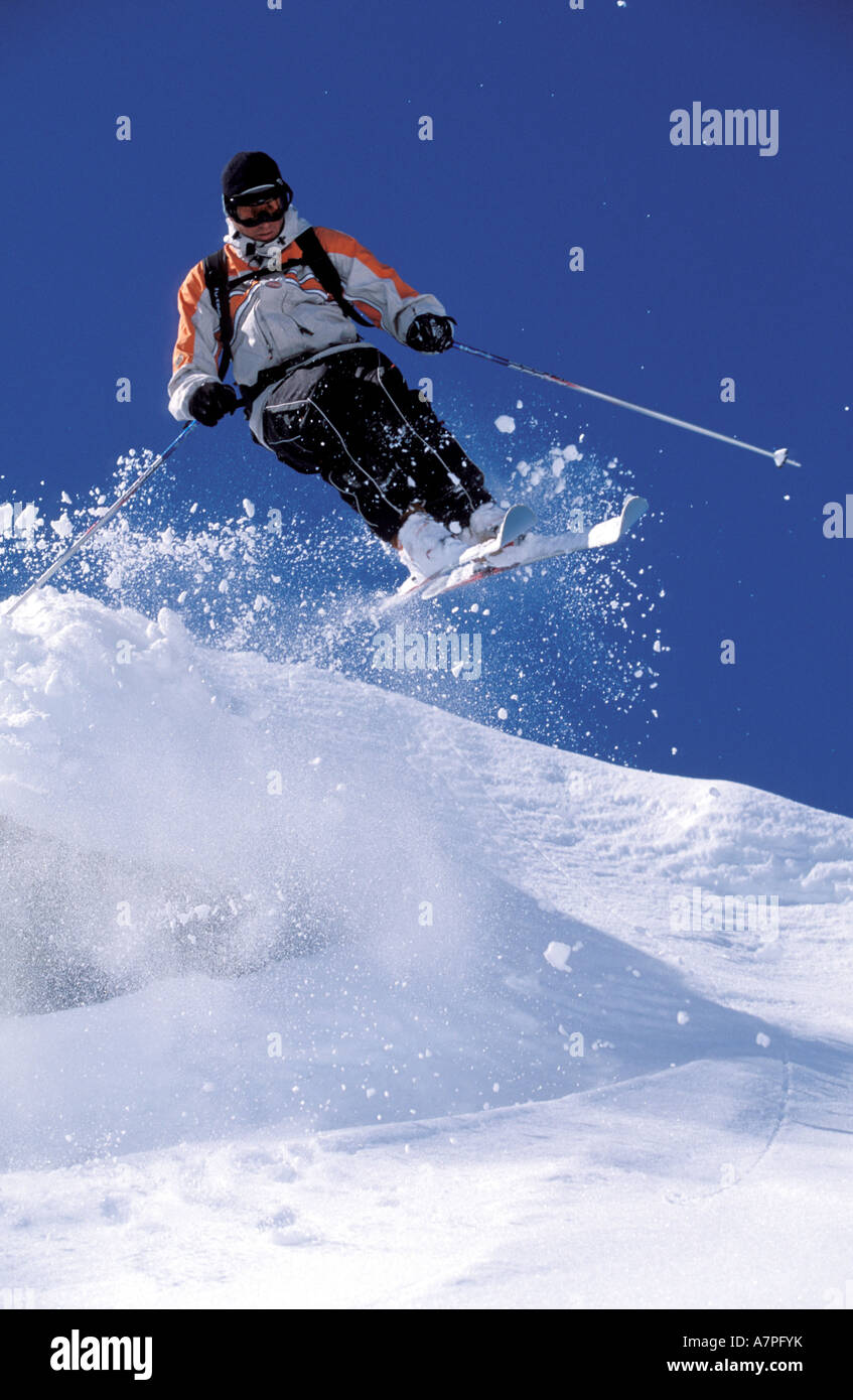 Blue skies over snow hi-res stock photography and images - Alamy
