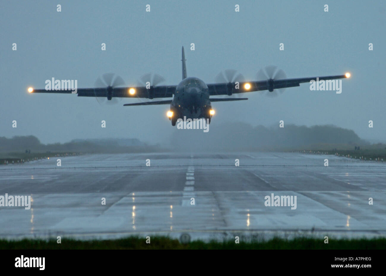 Hercules aircraft ramp hi-res stock photography and images - Alamy