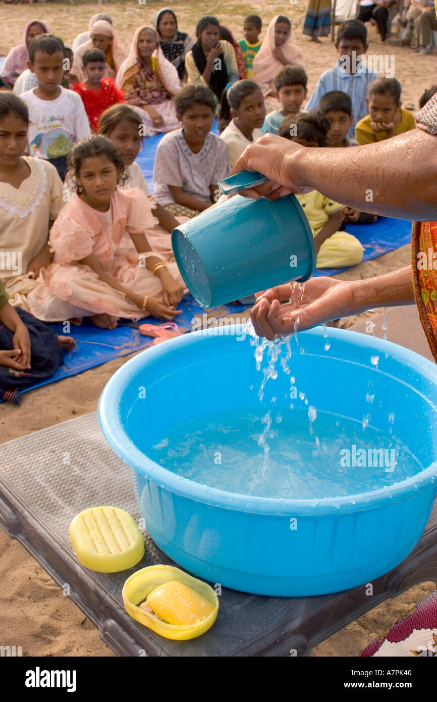 Hygiene demonstration for Tsunami children homeless at Sigiram IDP ...