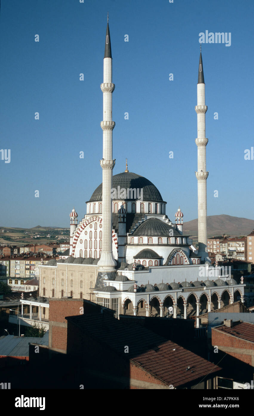 Mosque landscapes hi-res stock photography and images - Alamy