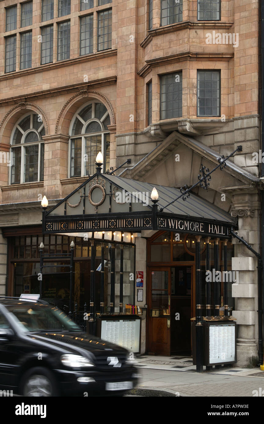 Wigmore hall concert hi-res stock photography and images - Alamy