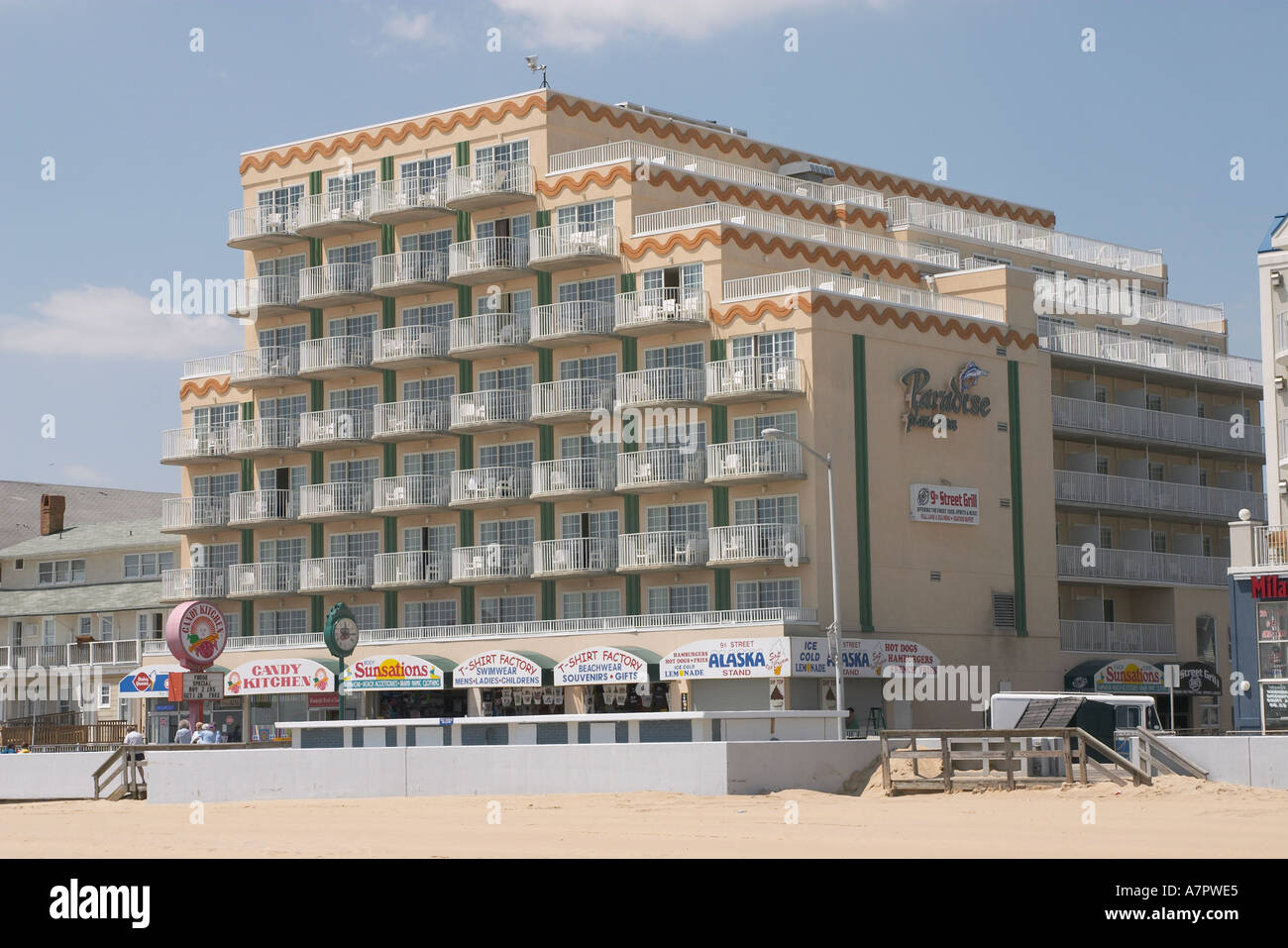 Paradise Plaza Inn Hotel in Ocean City MD Stock Photo - Alamy