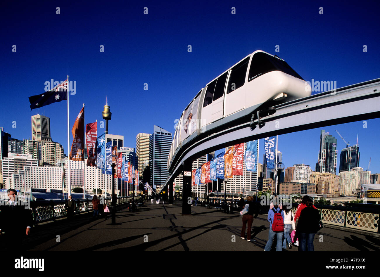 Sydney monorail in darling harbour hi-res stock photography and images ...