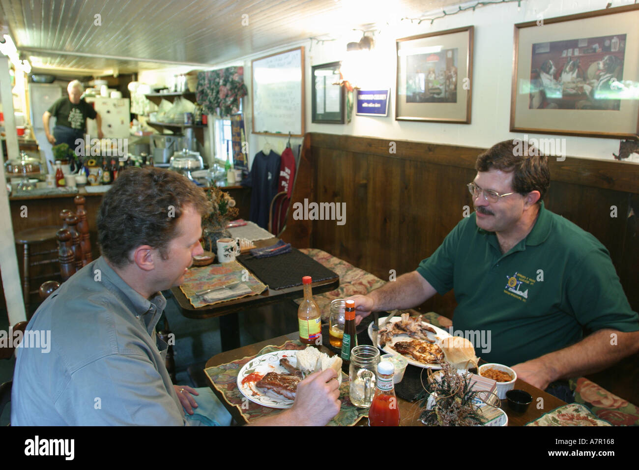 Wayside restaurant hi-res stock photography and images - Alamy