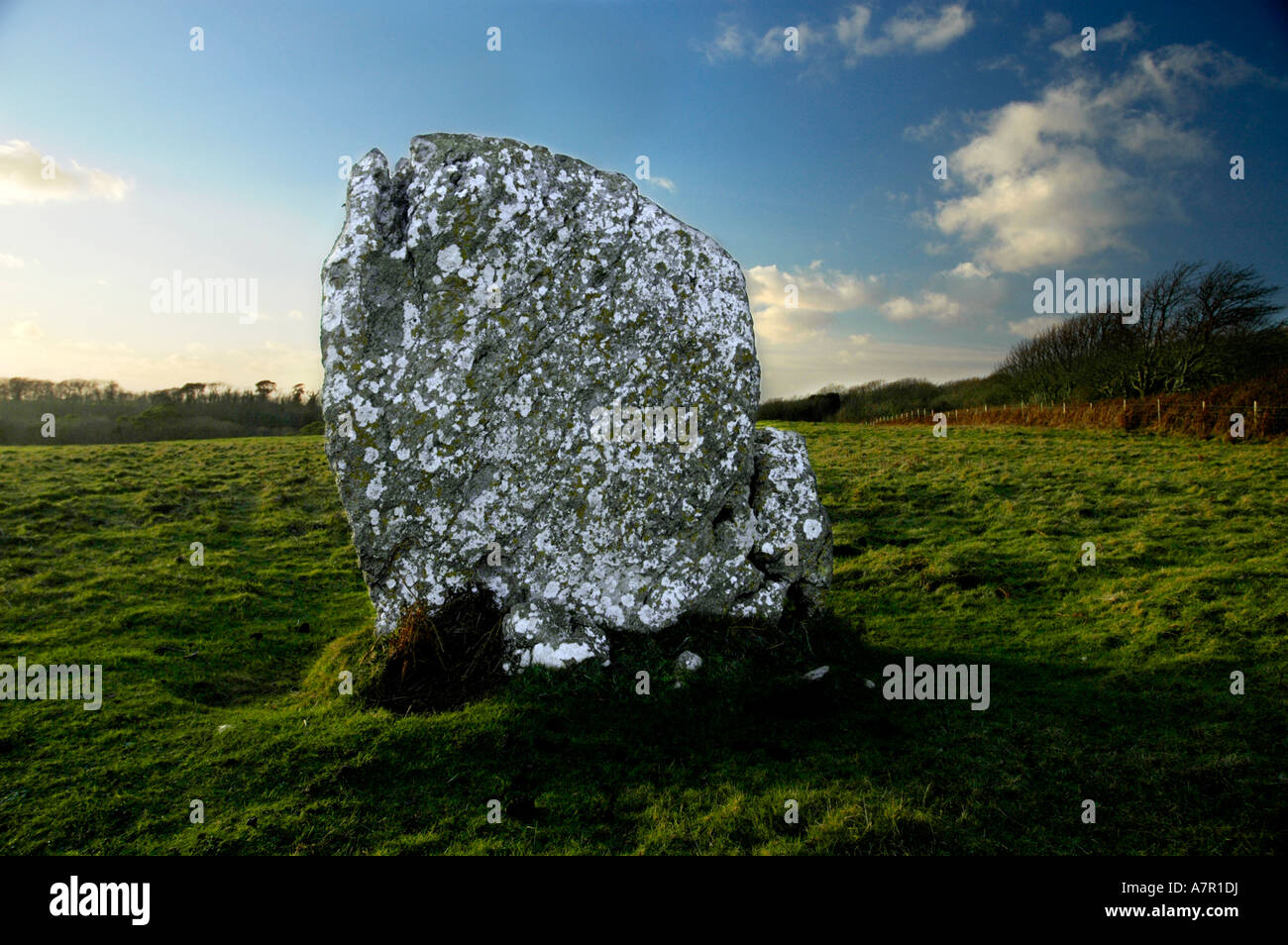 Devil s Quoit Standing Stone near Barafundle Bay Stock Photo - Alamy