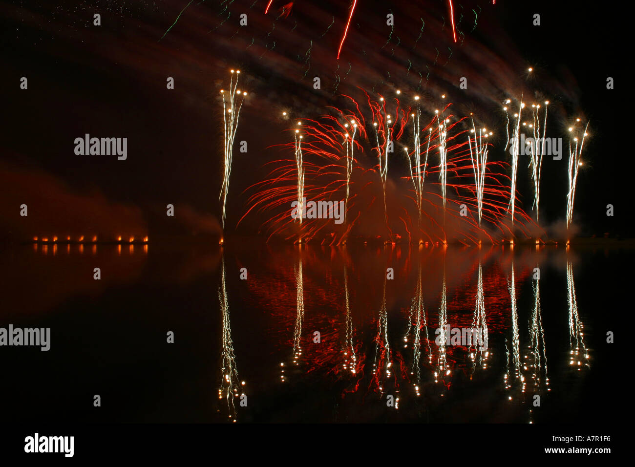 Horizontal International Fireworks competition in Calgary Alberta ...