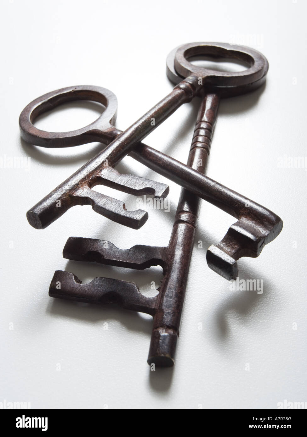 Detailed view of three skeleton keys Stock Photo - Alamy