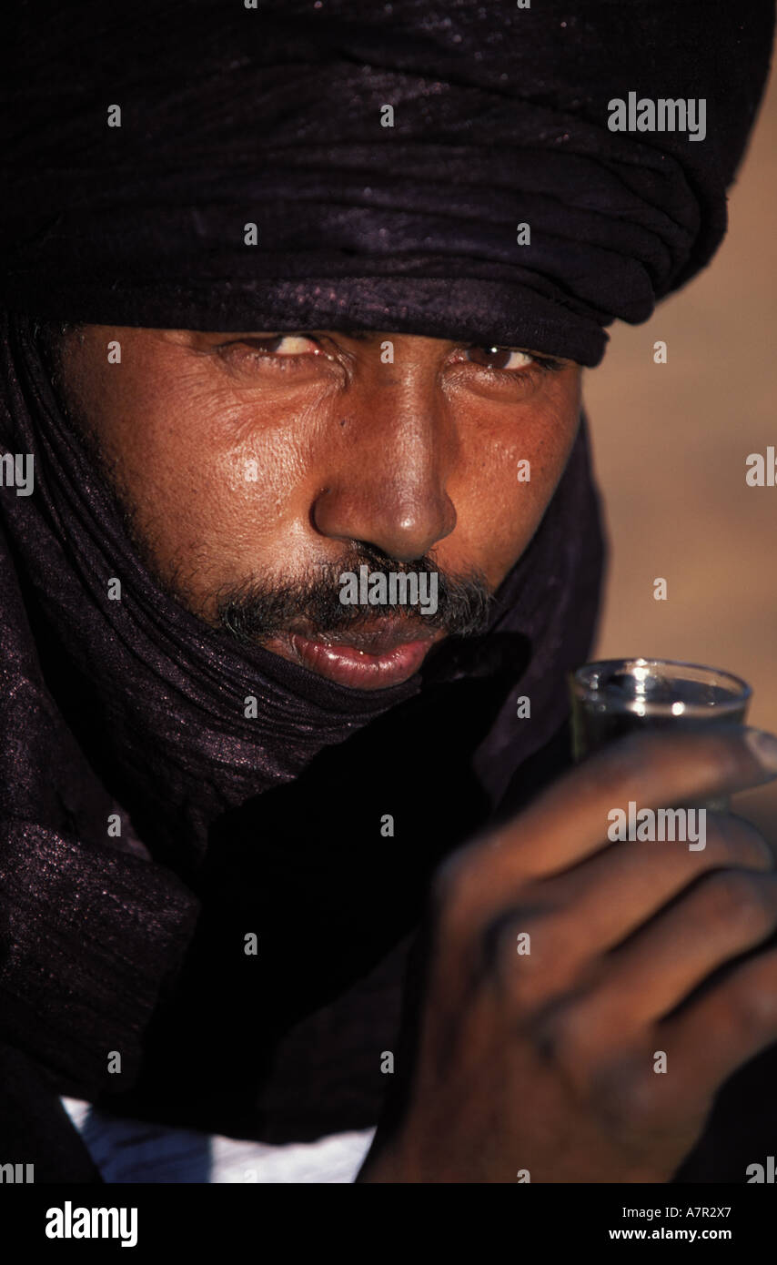 Libya, region of the desert, Fezzan (Sahara), a Tuareg in traditional ...