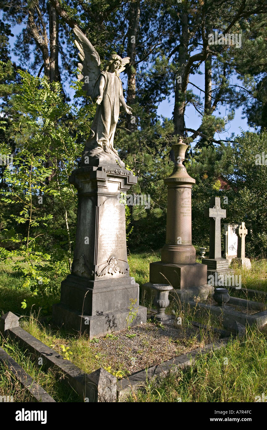 Cathays cemetery hi-res stock photography and images - Alamy