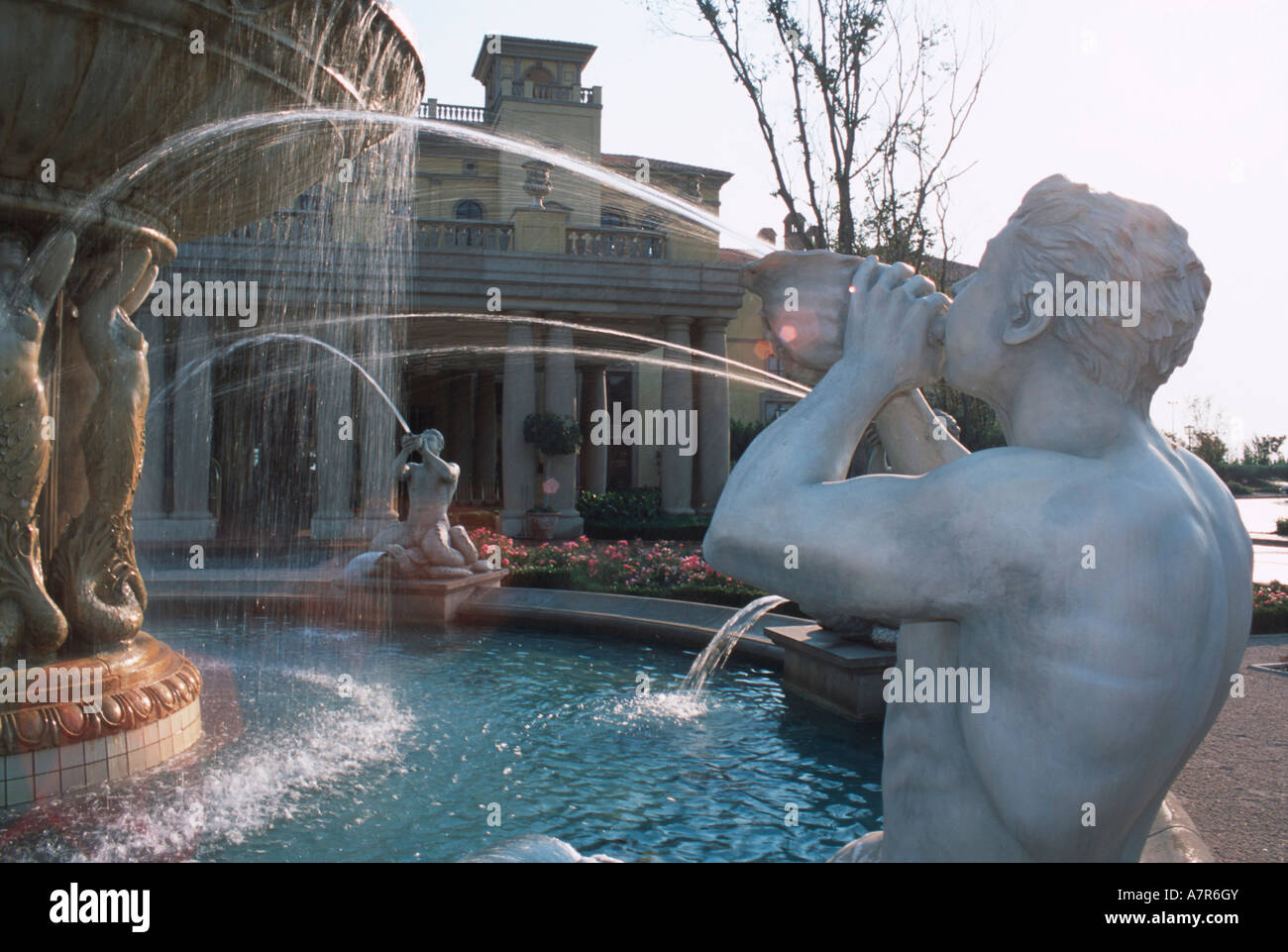 Spurt squirt water fountain hi-res stock photography and images - Alamy