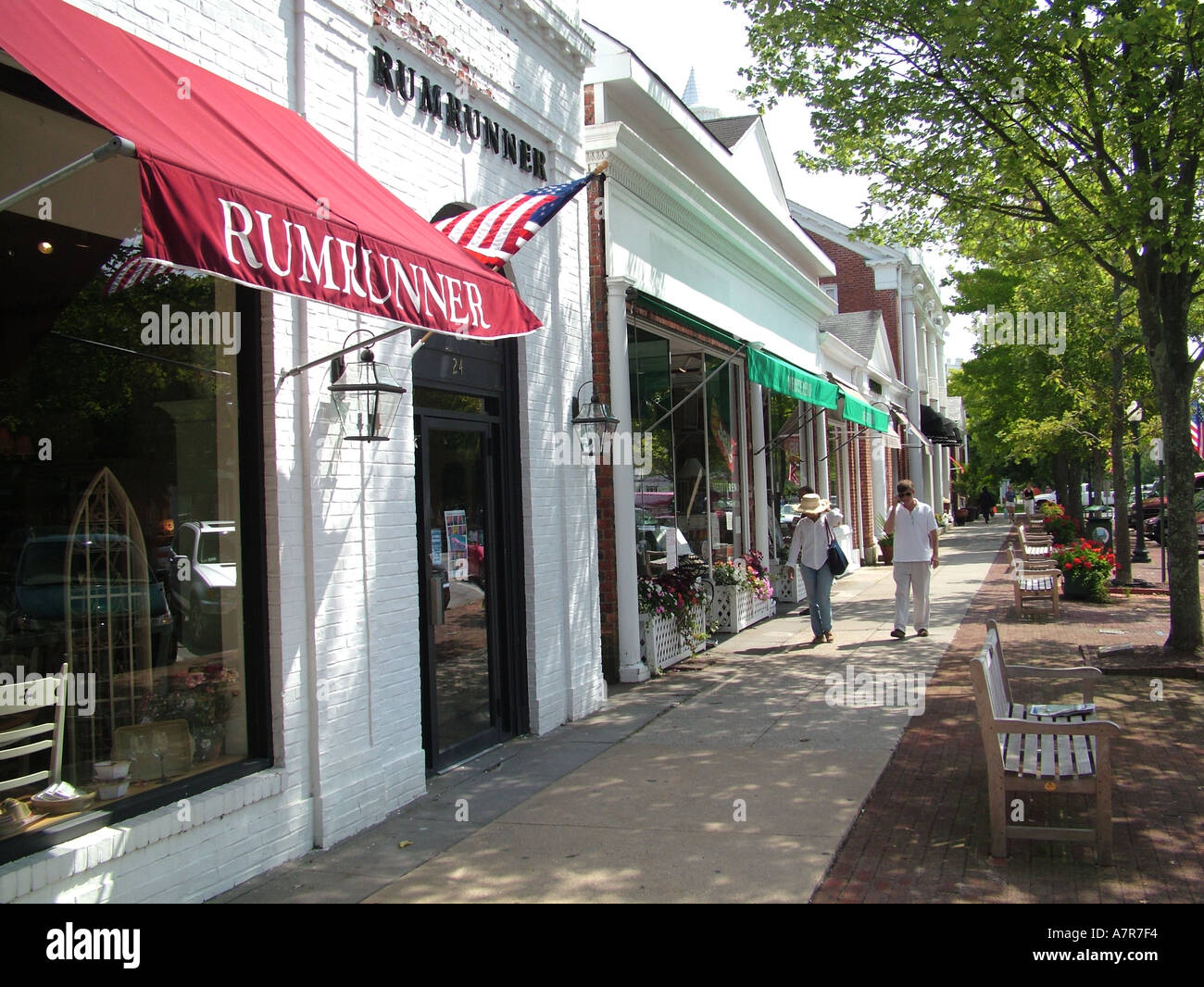 Southampton long island main street hi-res stock photography and images ...