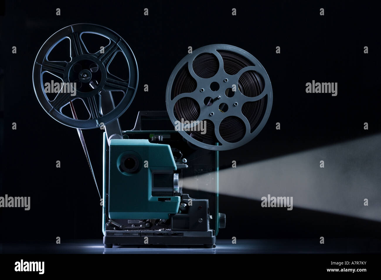 Profile projector hi-res stock photography and images - Alamy