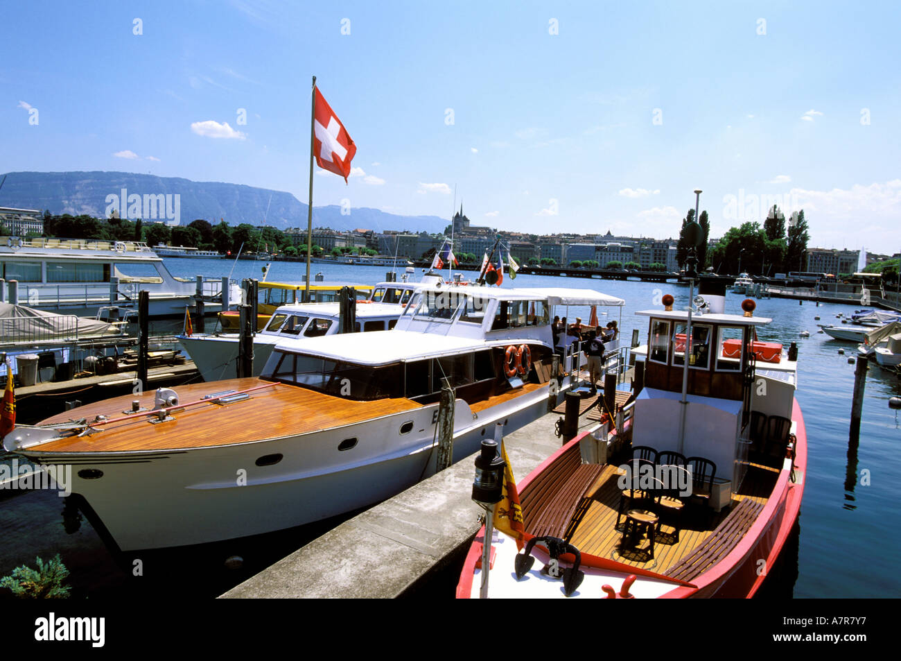 Switzerland, Geneva, boats on Lake Leman (Lake Geneva Stock Photo - Alamy