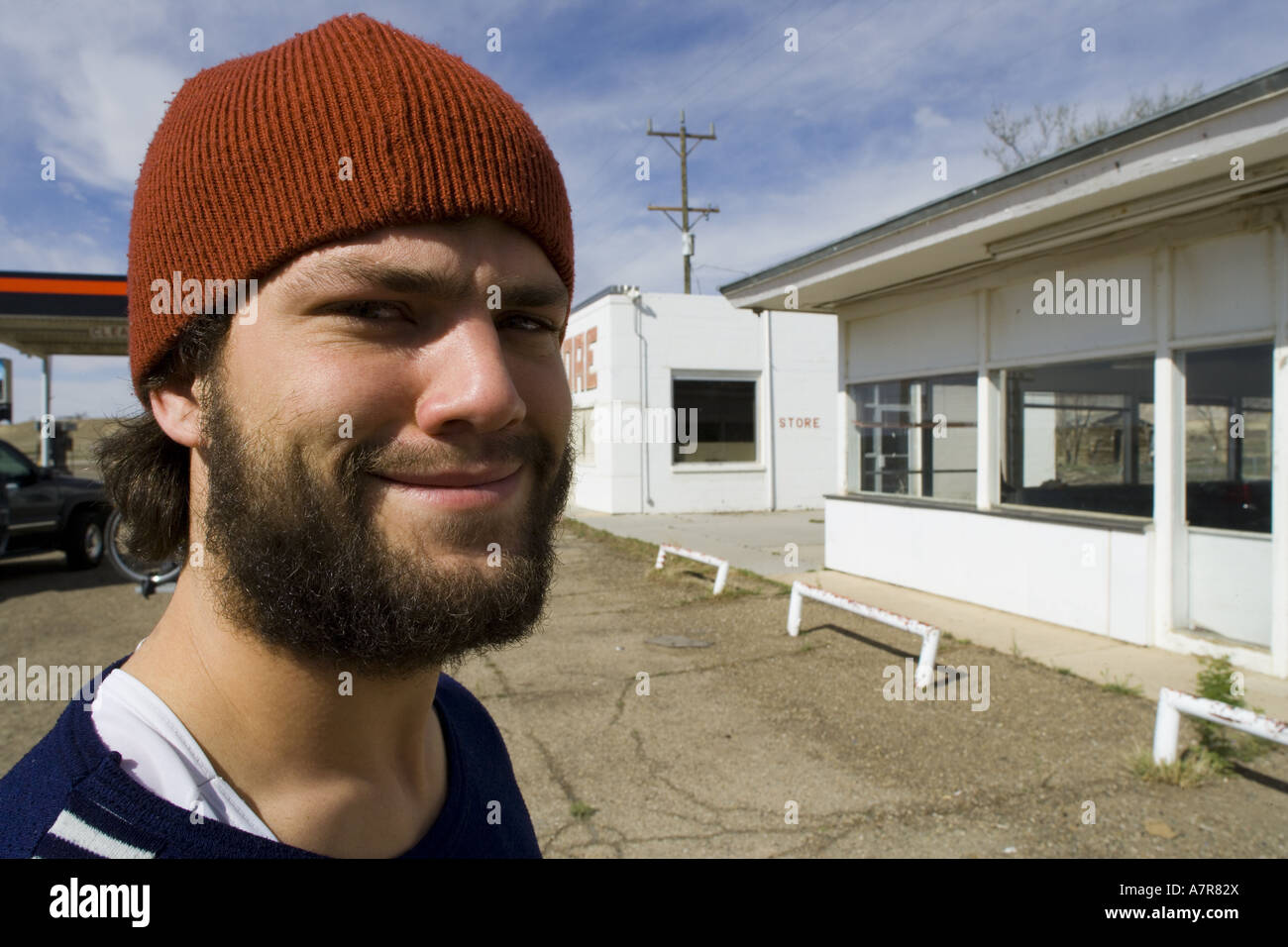 Man with toque and beard outdoors smiling Stock Photo - Alamy