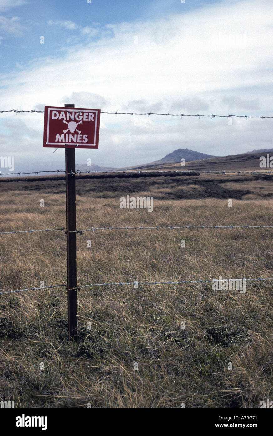 Unexploded bomb sign hi-res stock photography and images - Alamy