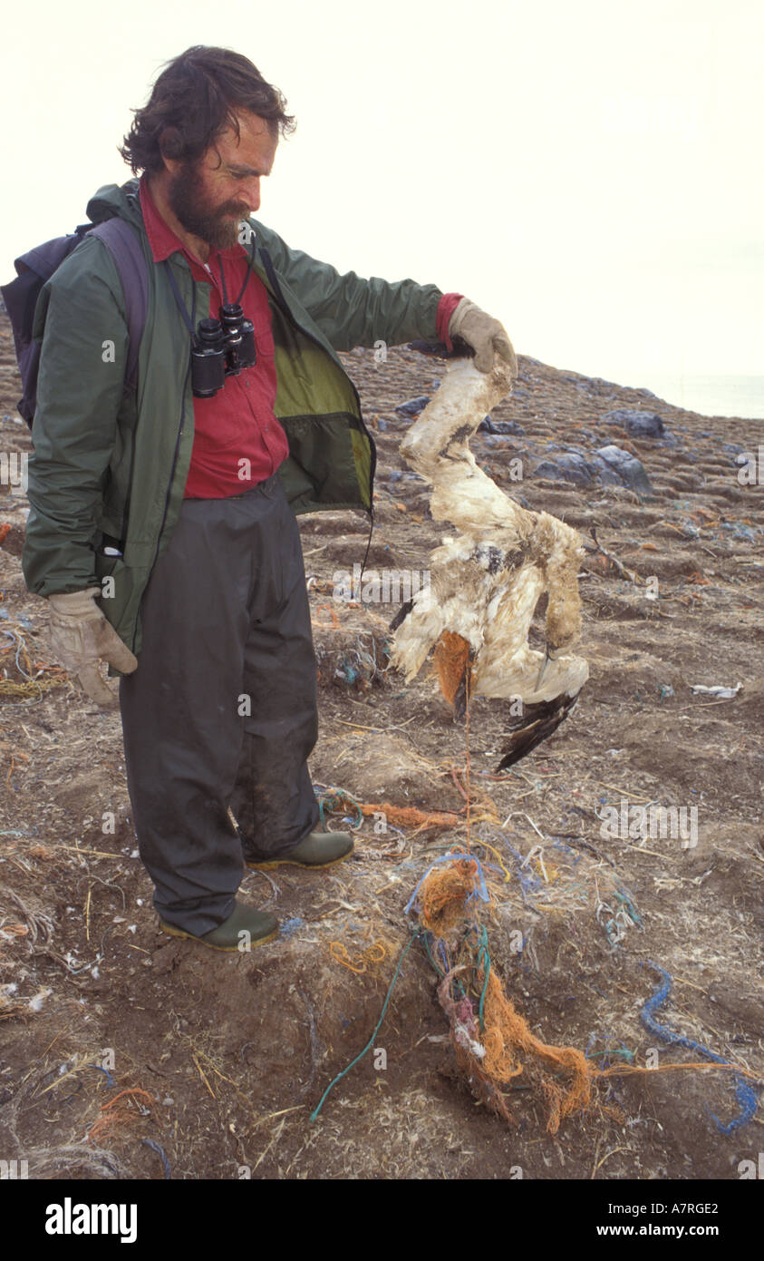 rspb Island warden and plastic nesting materiel brought to Grassholm ...
