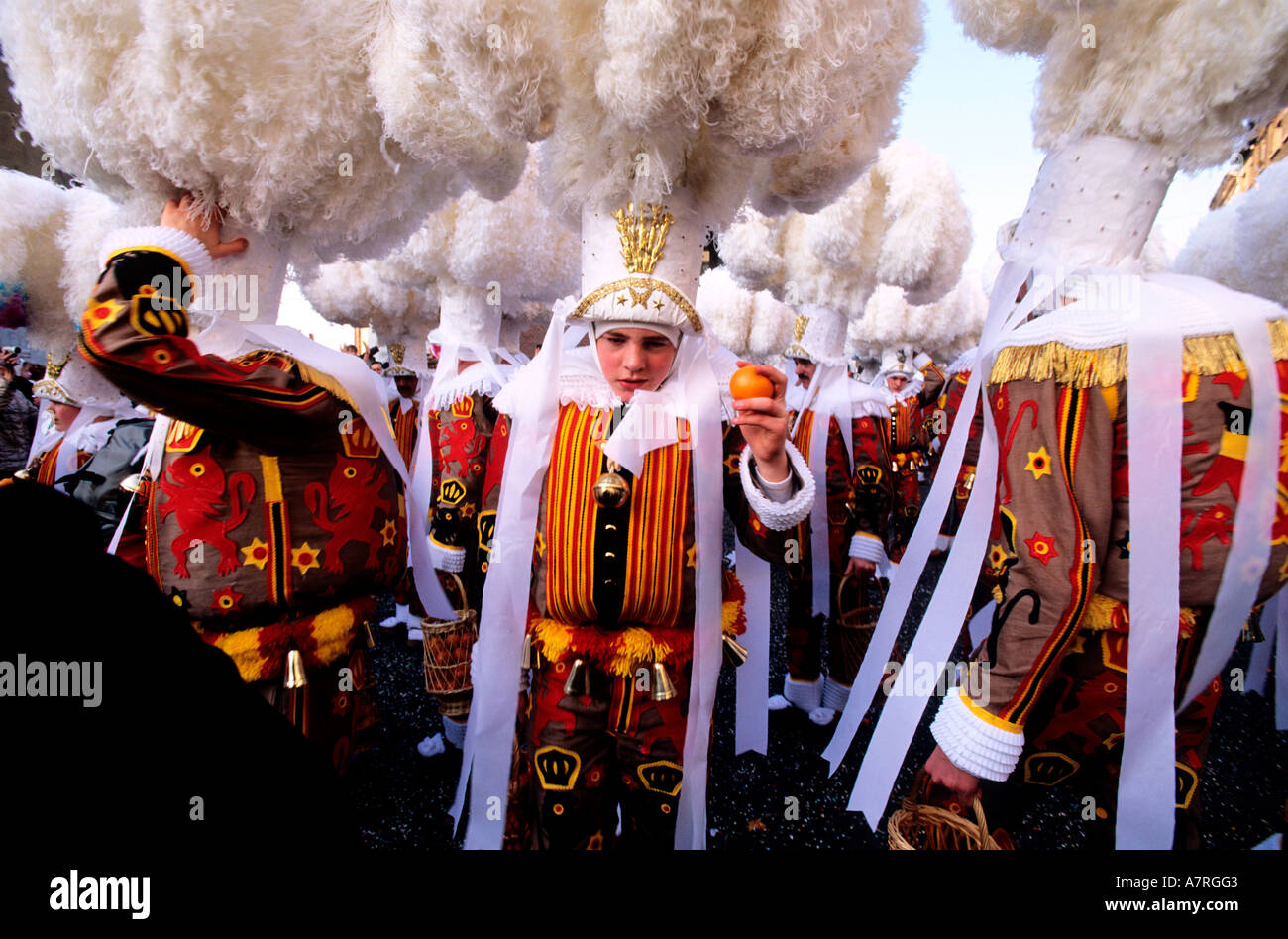 Throwing Oranges High Resolution Stock Photography and Images - Alamy