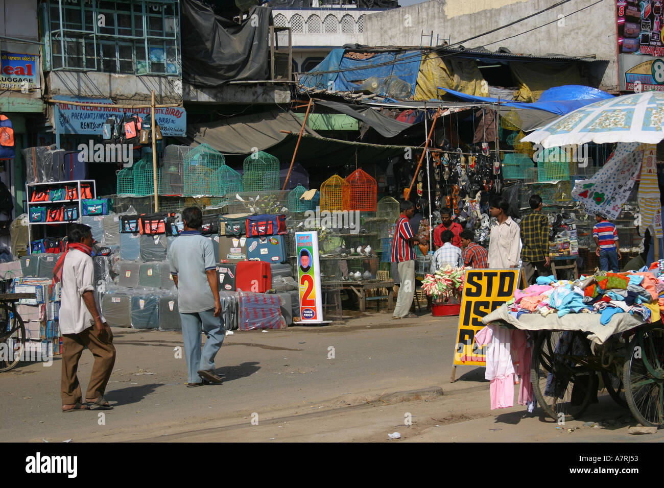 Marketscene in Old Delhi India Stock Photo - Alamy