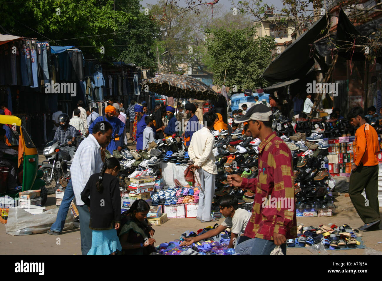Marketscene in Old Delhi India Stock Photo - Alamy