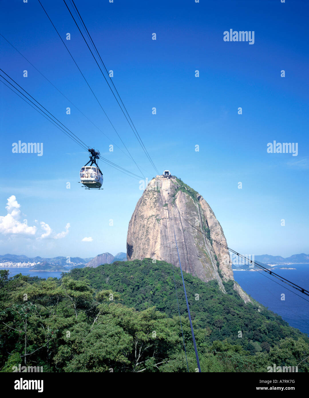 Cable car moving from cliff on cable hi-res stock photography and ...