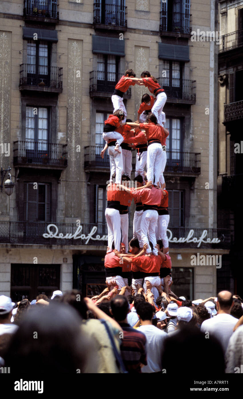 Human pyramid spain hi-res stock photography and images - Alamy