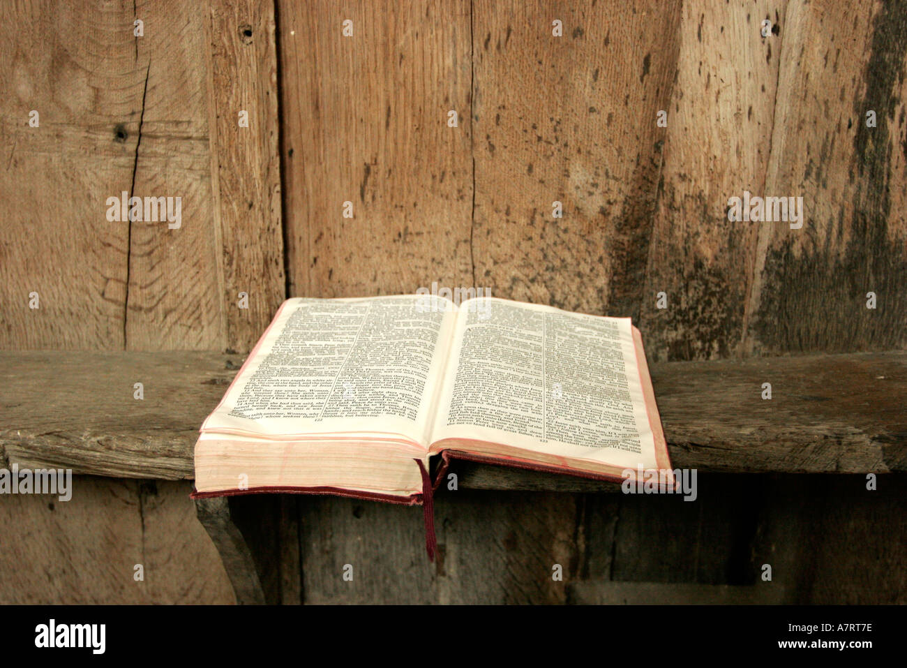 Open hymn book hi-res stock photography and images - Alamy