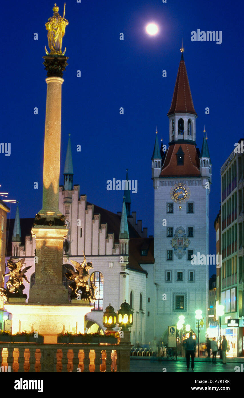 Monument lit up at city square Mary Column Marienplatz Munich Germany ...