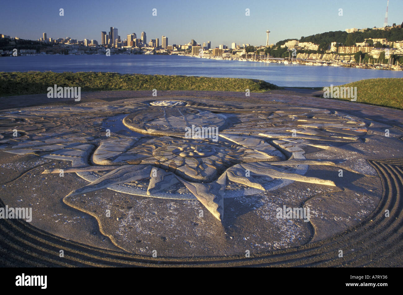 Seattle waterfront cityscape waterscape hi-res stock photography and ...