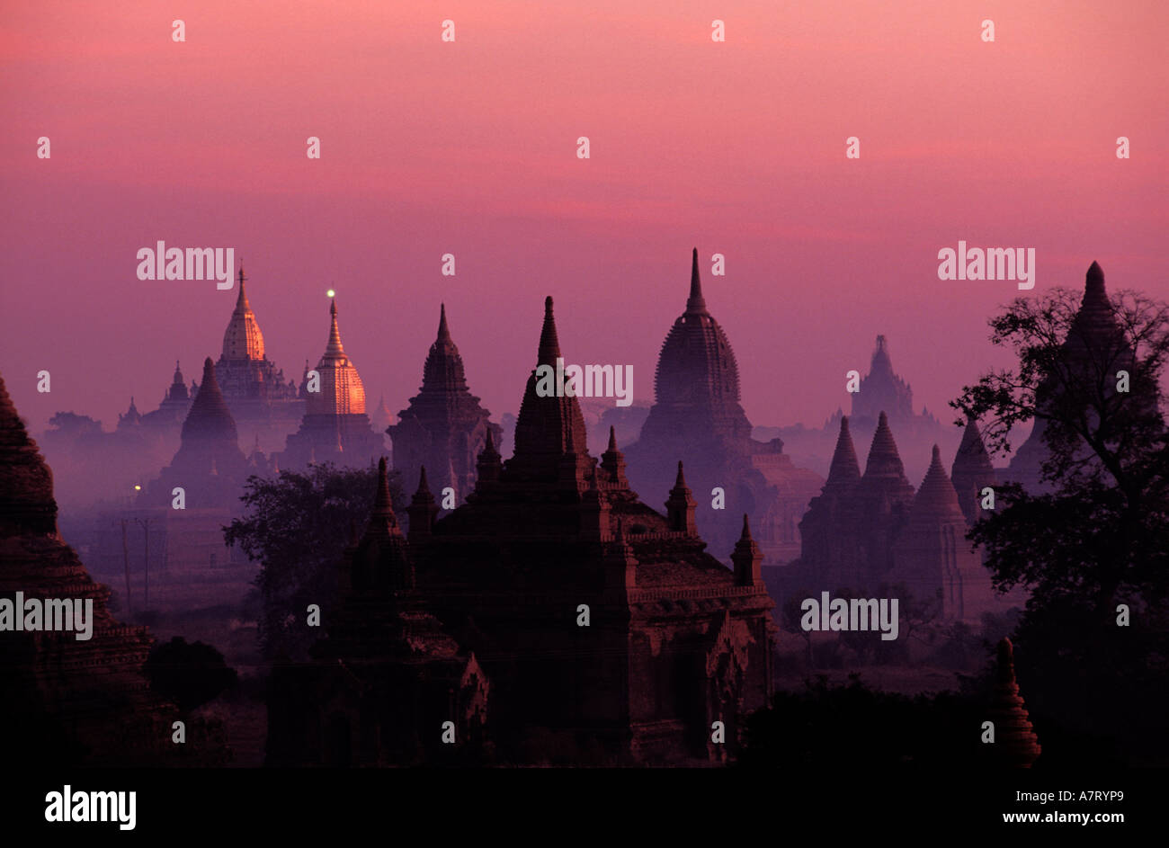 Bagan pink sunrise hi-res stock photography and images - Alamy