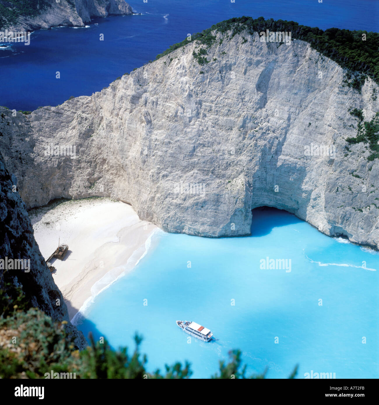 SHIPWRECK ON NAVAGIO BEACH ZANTE Stock Photo - Alamy