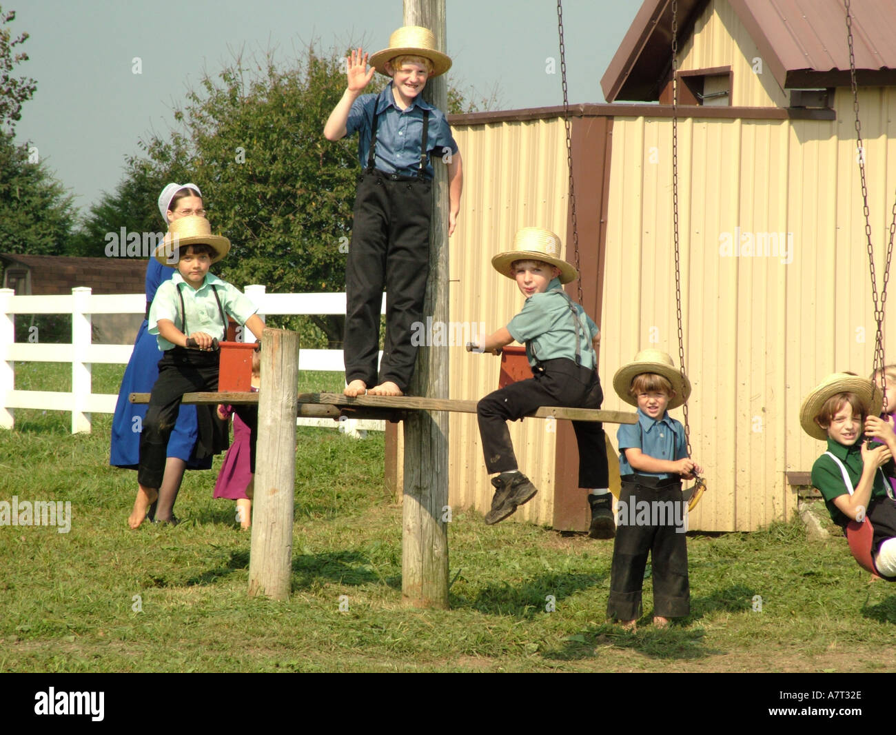 Amish children play hi-res stock photography and images - Alamy