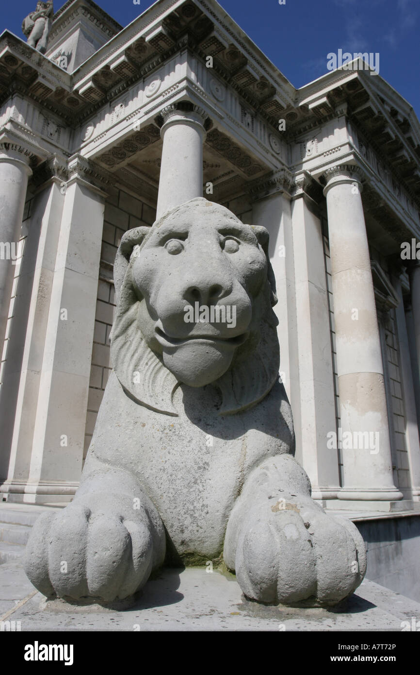 Sculpture of lion in front of building, Dublin, Republic of Ireland ...