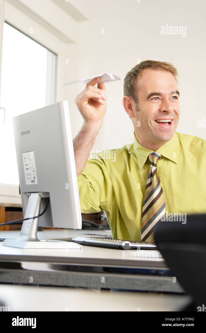 Flying paper hi-res stock photography and images - Alamy