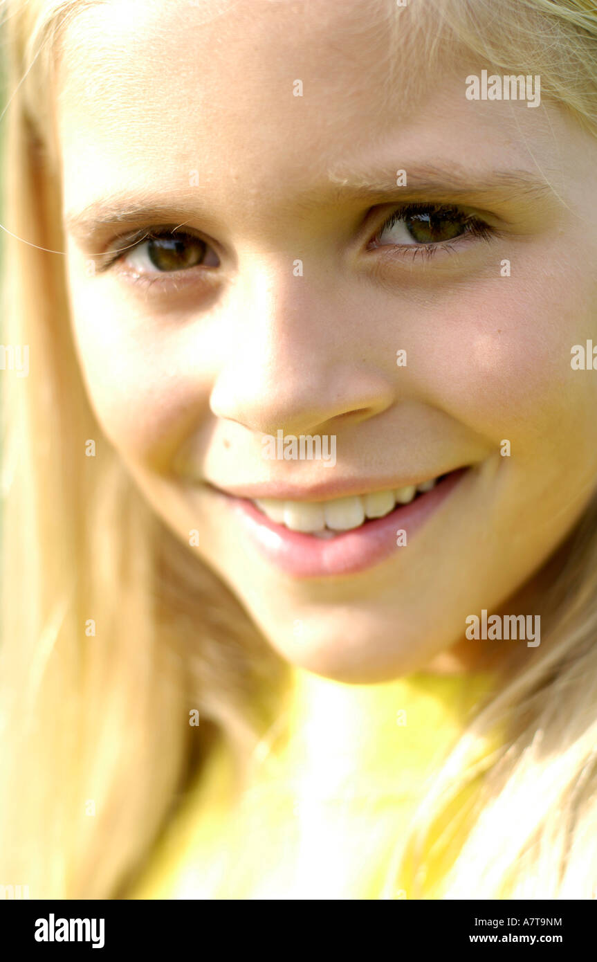 Portrait of girl smiling Stock Photo - Alamy