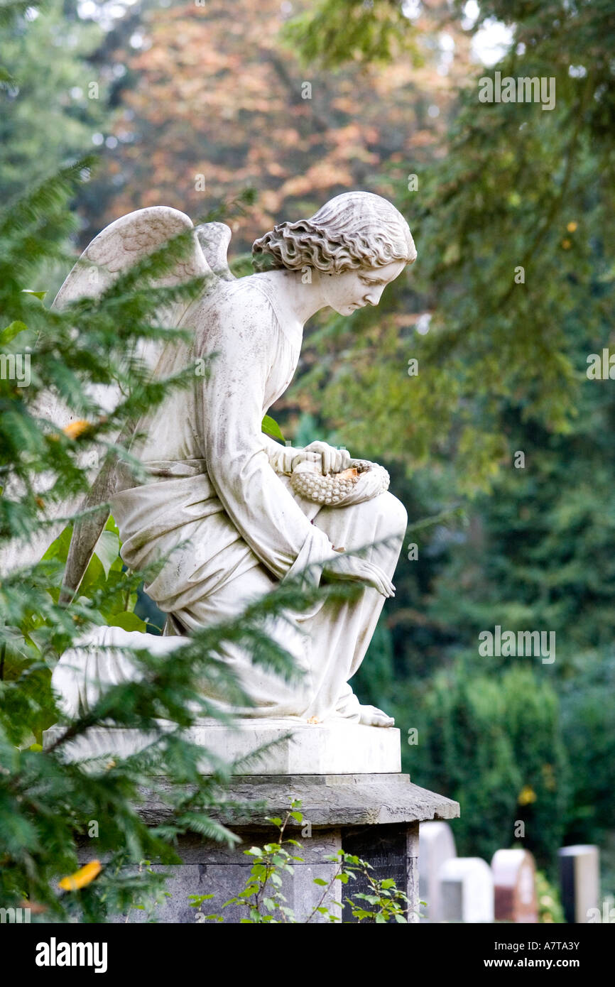 Side profile of statue Stock Photo - Alamy