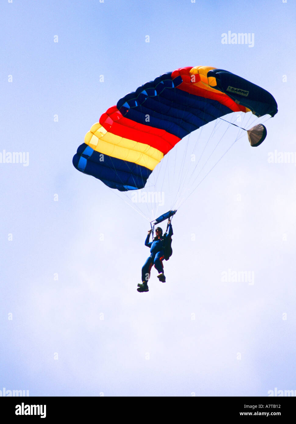 REME Parachute Display Team in action Stock Photo - Alamy