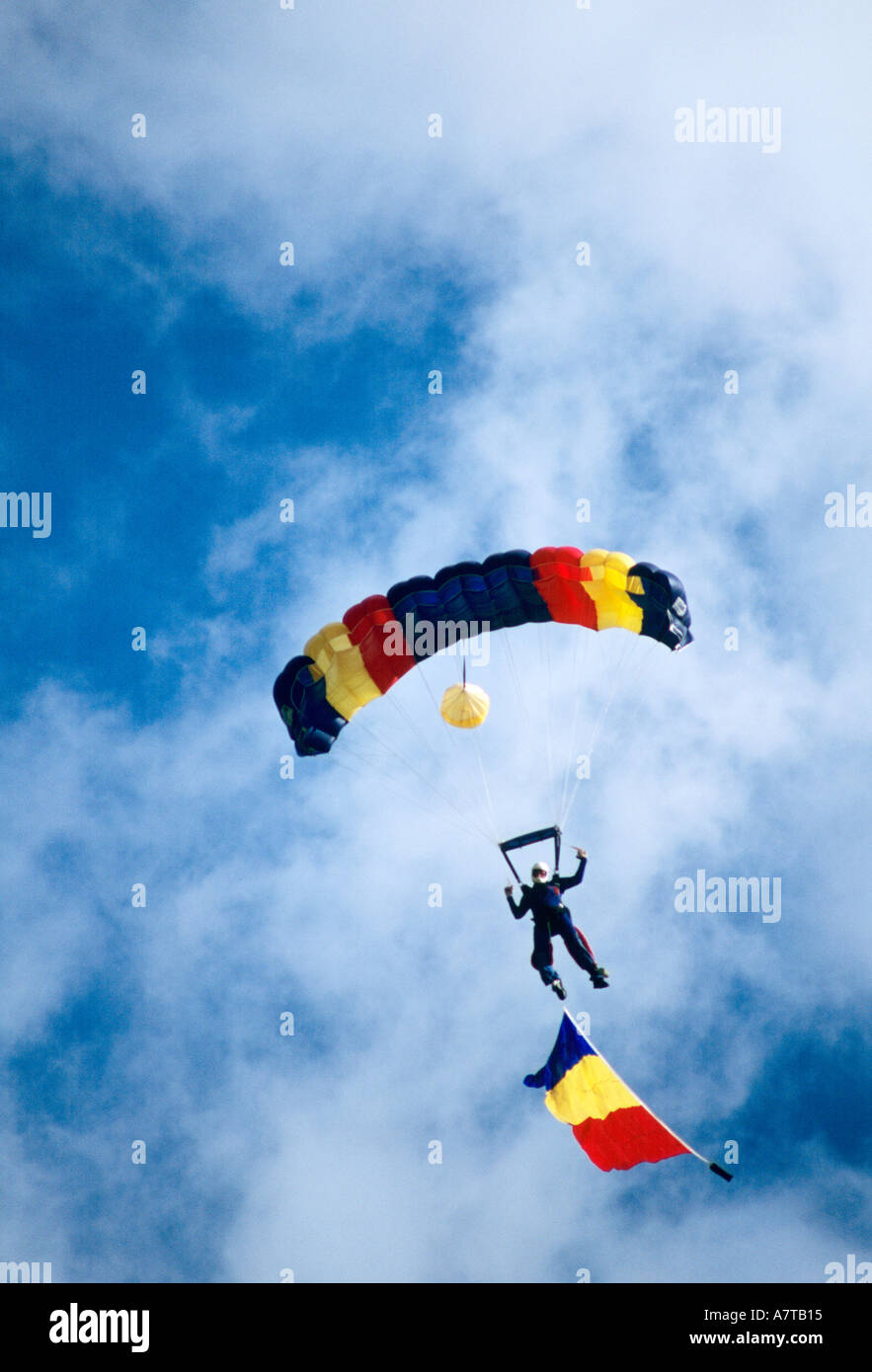 REME Parachute Display Team in action Stock Photo - Alamy