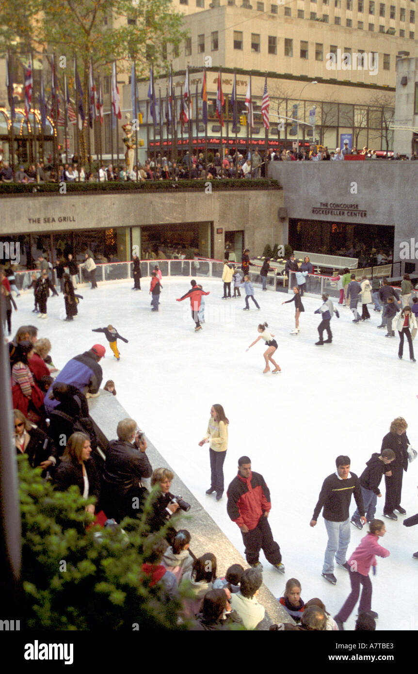 Rockerfeller centre new york hi-res stock photography and images - Alamy